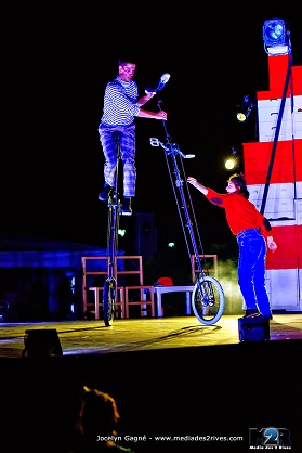 FLEUVE -MACHINE DE CIRQUE à la Baie de Beauport 12 août 2020